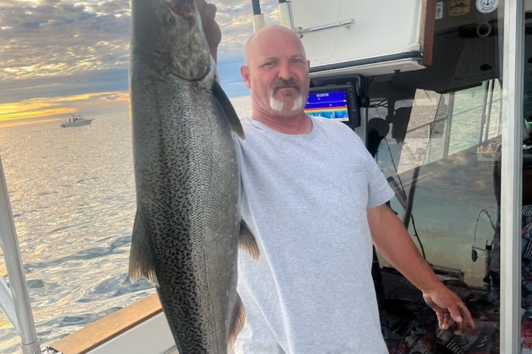 Stumpy Fishing Charter LLC 🎣 - Manistee, Michigan